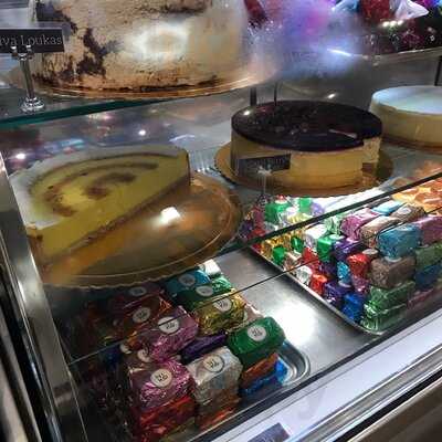 Nikos Cakes, Oakleigh - Menu & Reviews