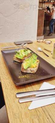 Bhumi Feel Good Kitchen, Cumbayá - Francisco de Orellana 2 - Menú y Precios