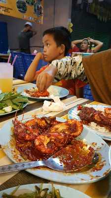 Gerai Makan Mak Ngah Udang Galah Sepit Biru, Kuala Rompin - Kampung ...