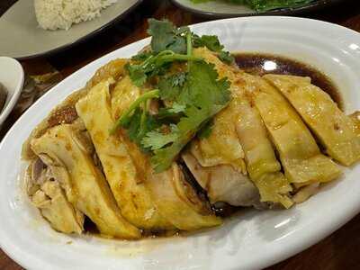Le Cheng Kampong Hainanese Chicken Rice, Singapore - 389 Changi Road ...