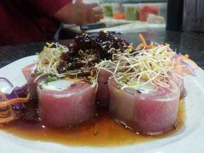 Fujiyama Sushi Bar & Asian Cuisine in Caracas - Menu, Reviews, Photos
